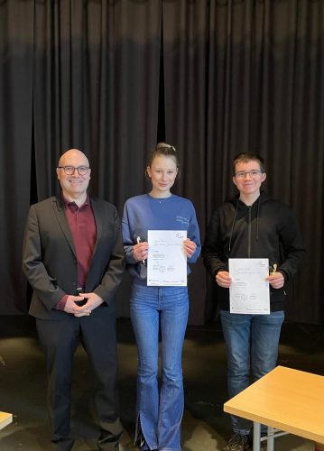 Emma Berens und Nicklas Gindorf gewinnen den Schulwettbewerb „Jugend ...
